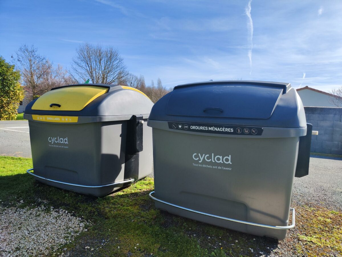 Nouveau déploiement du modèle Oval 3M3 bac à charge latérale au ...